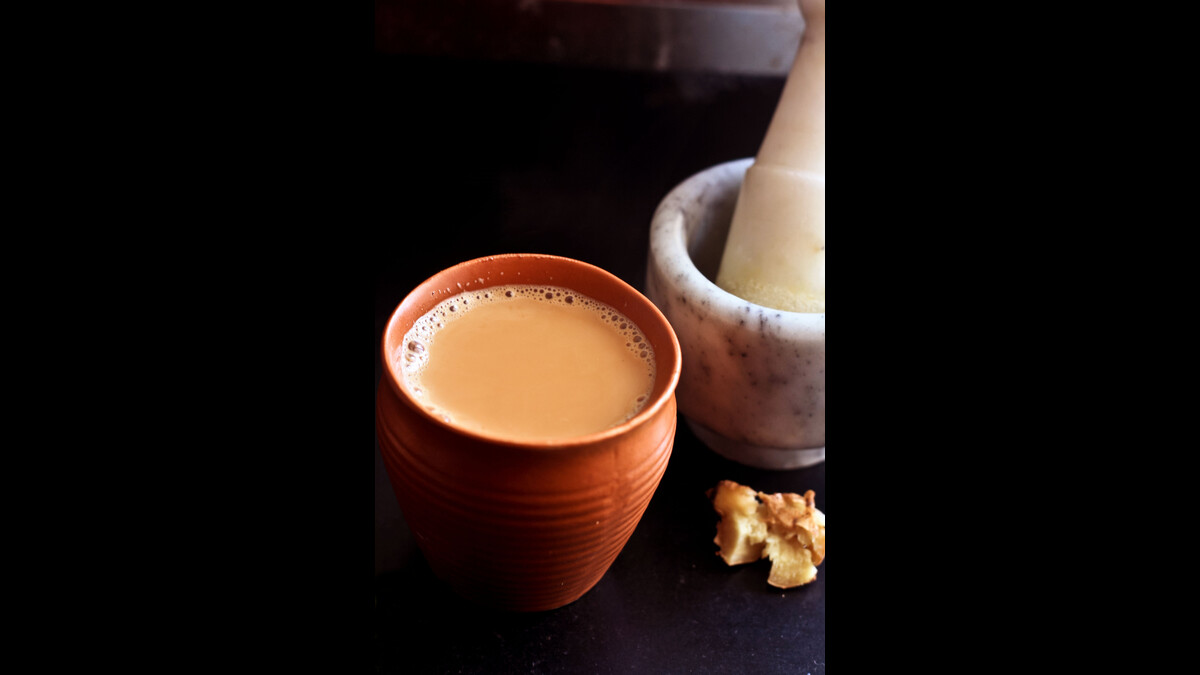 How To Prepare The Famous Mumbai Cutting Chai Recipe At Home - Boldsky.com