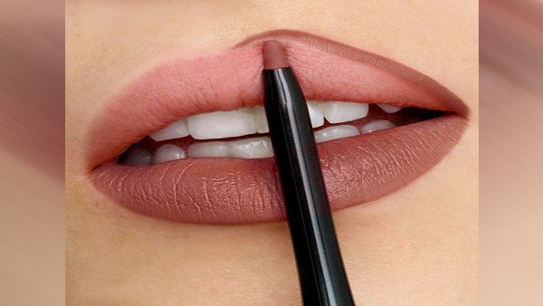 7 Makeup Hacks To Enhance Your Beauty - Boldsky.com