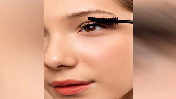 7 Makeup Hacks To Enhance Your Beauty - Boldsky.com