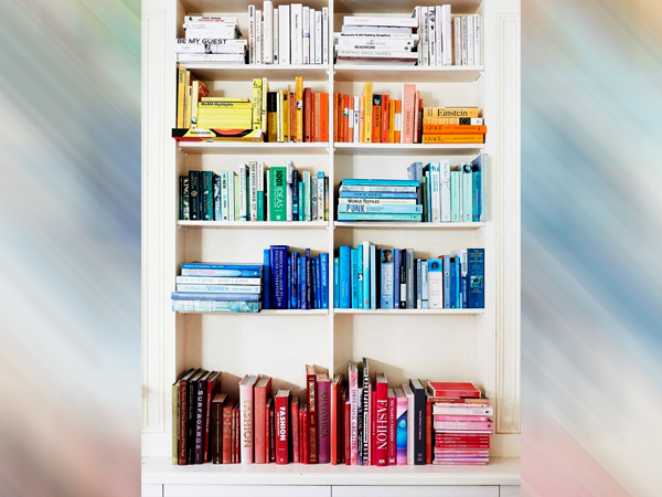6 Easy Ways To Organize Your Books - Boldsky.com