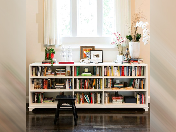 6 Easy Ways To Organize Your Books - Boldsky.com