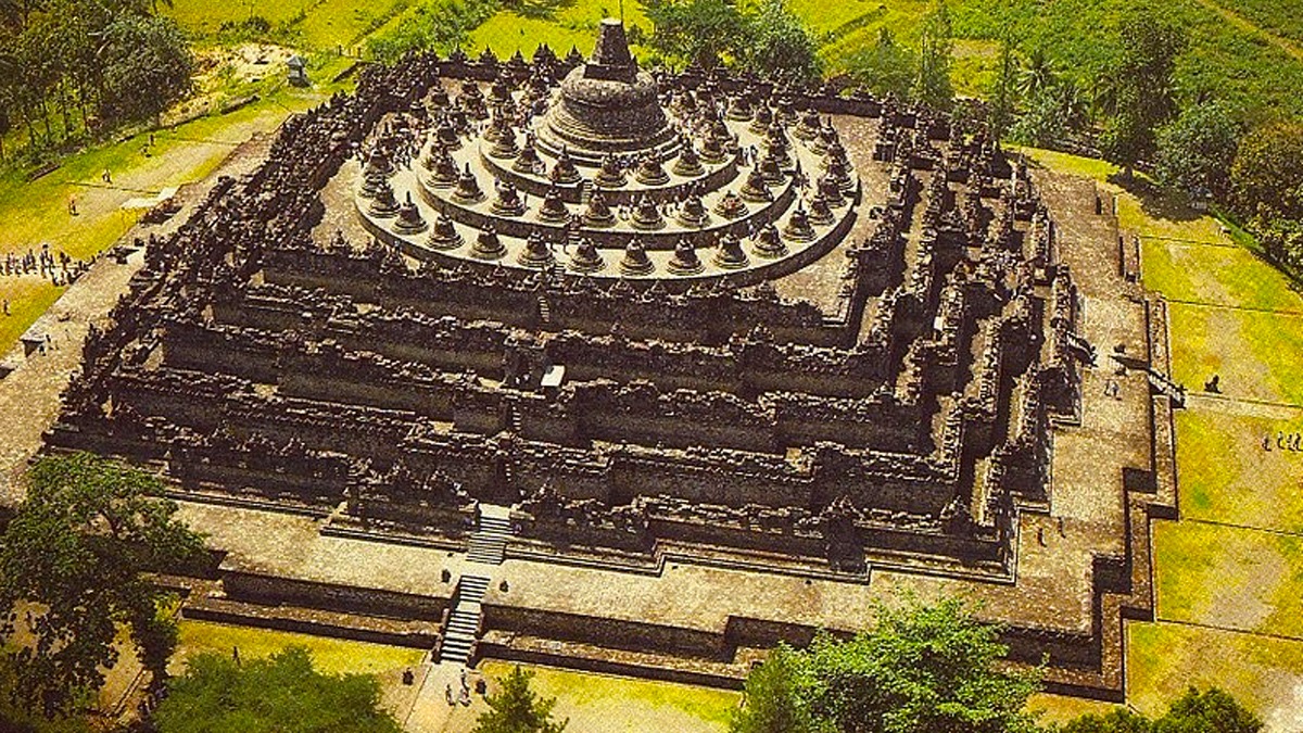 Borobudur Temple: The 7th Wonder Which Looks Like A Sri Chakra ...