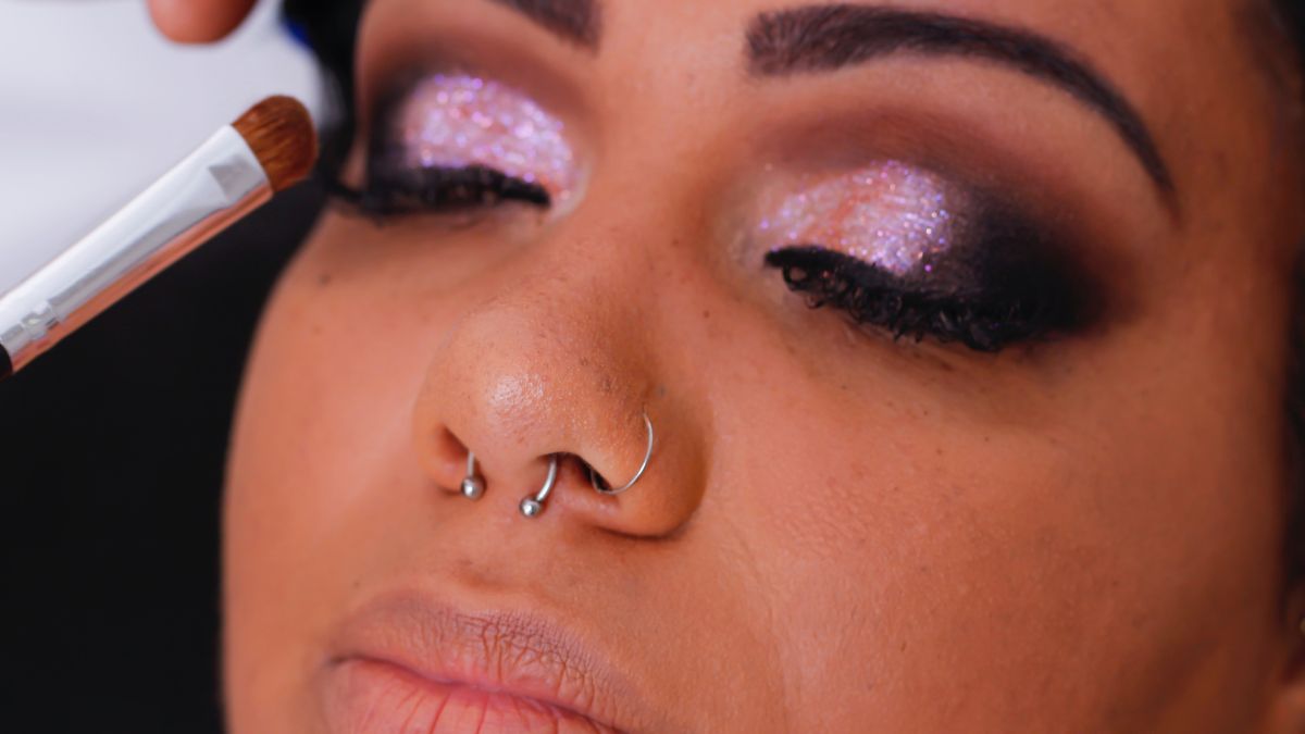 Natural Eye Lift With Concealer: How To Get It In 6 Steps - Boldsky.com