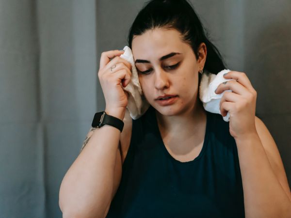 Heatwave: How To Stop Feeling Sticky In Summer - Boldsky.com