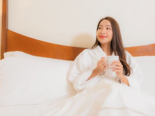 Why Does Milk Make You Sleepy? - Boldsky.com