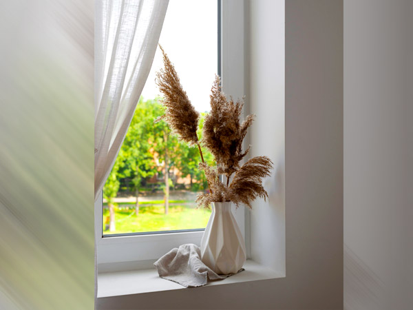 5 Creative Ways To Decorate The Window Sill In Your Home - Boldsky.com