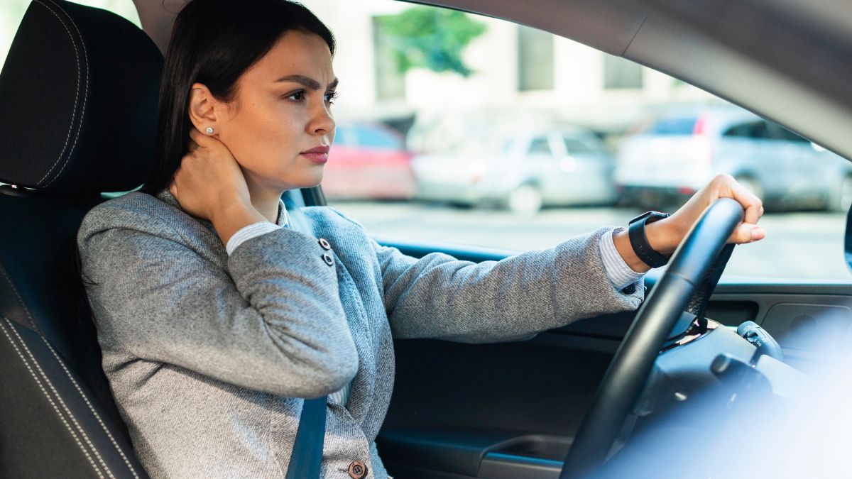 5 Tips To Relieve Back Pain When Driving - Boldsky.com