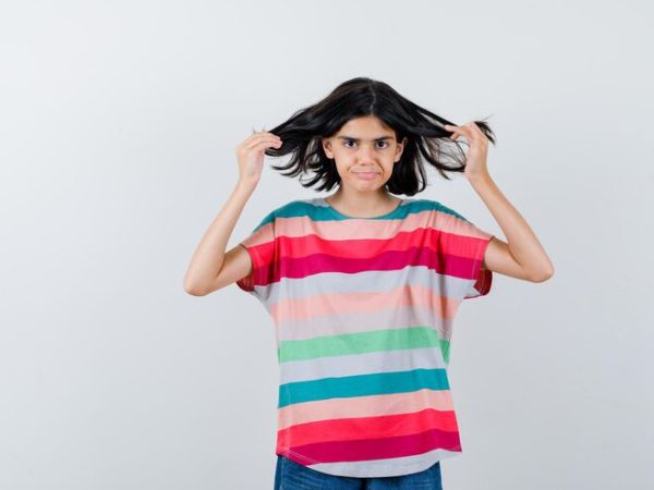 Hair Fall In Teenagers: Top 5 Reasons - Boldsky.com
