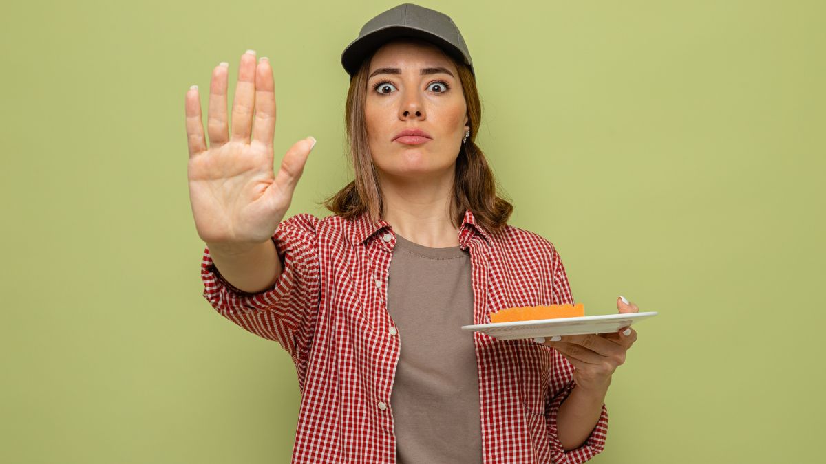 Myths vs Facts: The '5-second Rule' For Food Is Real! - Boldsky.com