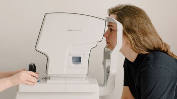Why Do You Have Blurred Vision During Pregnancy? - Boldsky.com