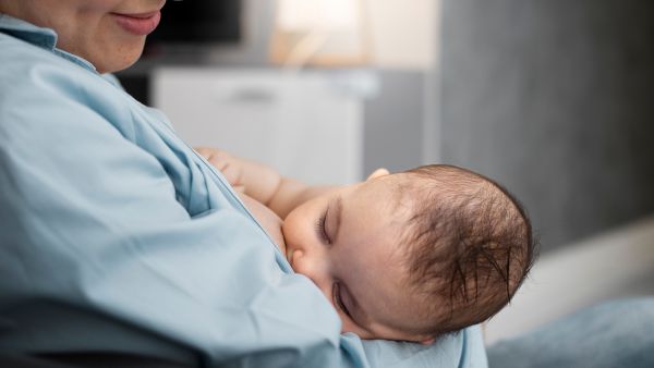 Myths vs Facts: During Breastfeeding, You’ll Bond Immediately With Your Baby - Boldsky.com