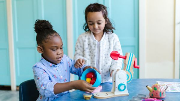 Parenting Tips: How To Encourage Your Kid To Make Friends At School ...