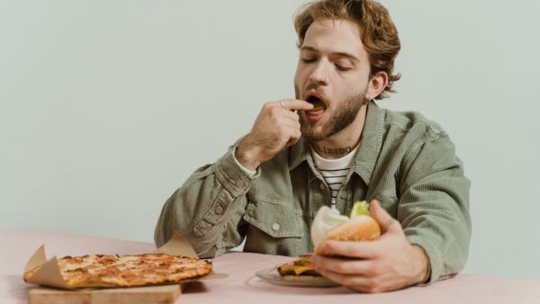 Myths vs Facts: All Fast Food Is Fattening; Is It Though? - Boldsky.com