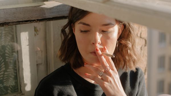 Best 5 Home Remedies For Smoker's Lips - Boldsky.com