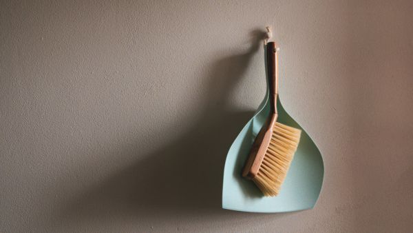 Myths Vs Facts: Why You Should Not Sweep After Sunset - Boldsky.com