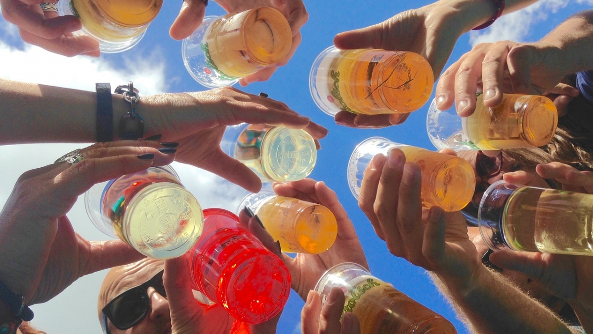 How to Drink Alcohol in Moderation - Boldsky.com