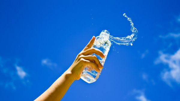 What Is Hydrogen Water? Is It As Healthy As They Say It Is? - Boldsky.com