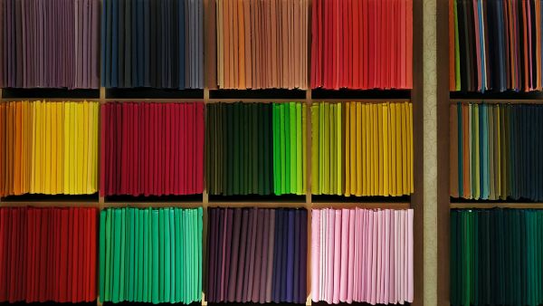 Learn How to Fold Sarees Properly | Preserve Your Delicate Fabric ...