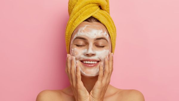 Understanding the Impact of Soap pH Levels on Skin Dryness - Boldsky.com