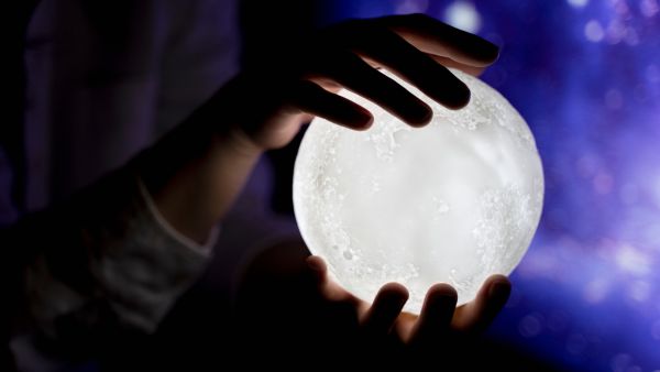 What Is Moon Meditation? How To Do It? Step-by-Step Guide - Boldsky.com