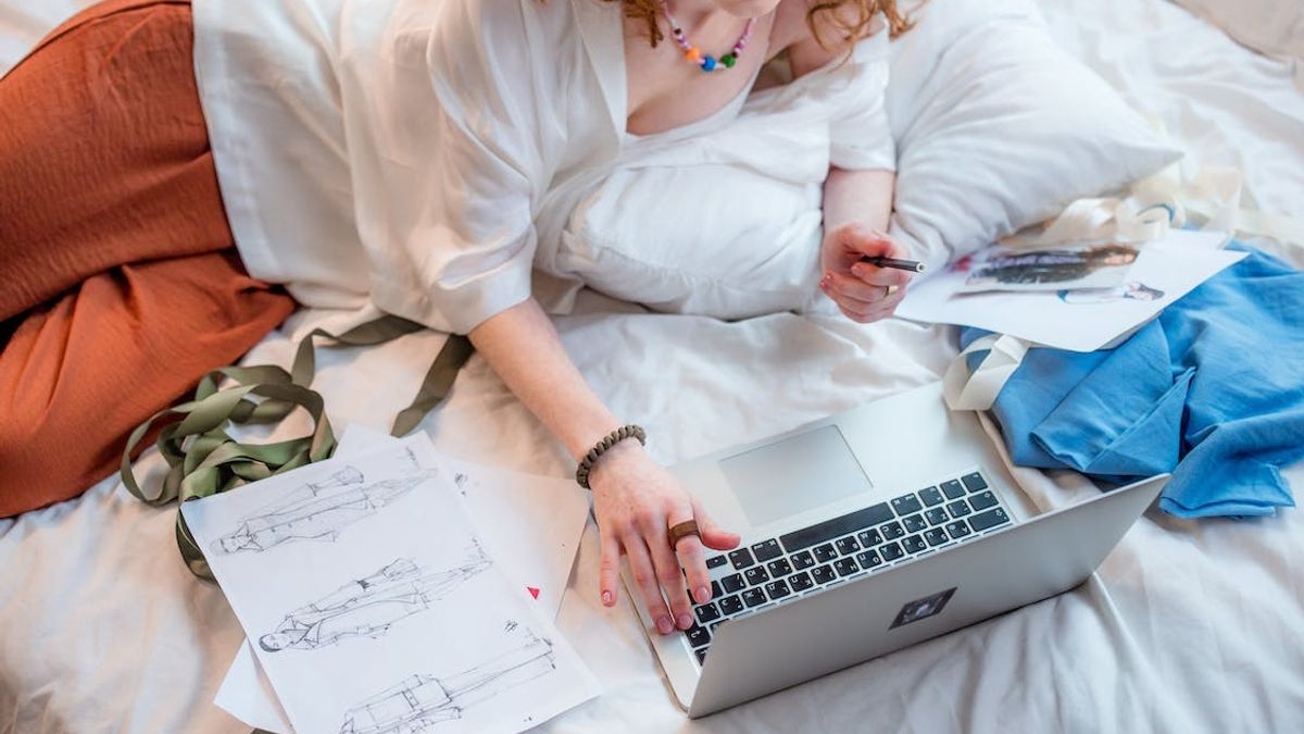 Unseen Hazards of Working From Bed: A Wake-up Call to Remote Workers ...