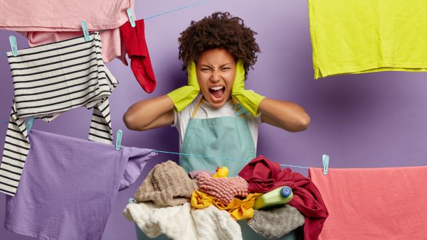 4 Tips For What To Do When Your Dresses Get Colour Mixed While Washing ...