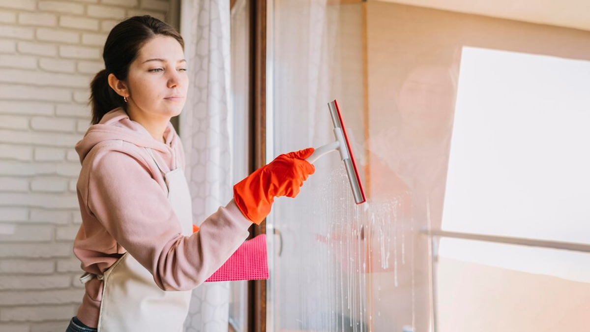 8 Expert Tips For Cleaning Windows And Grilles With Ease And Make It ...