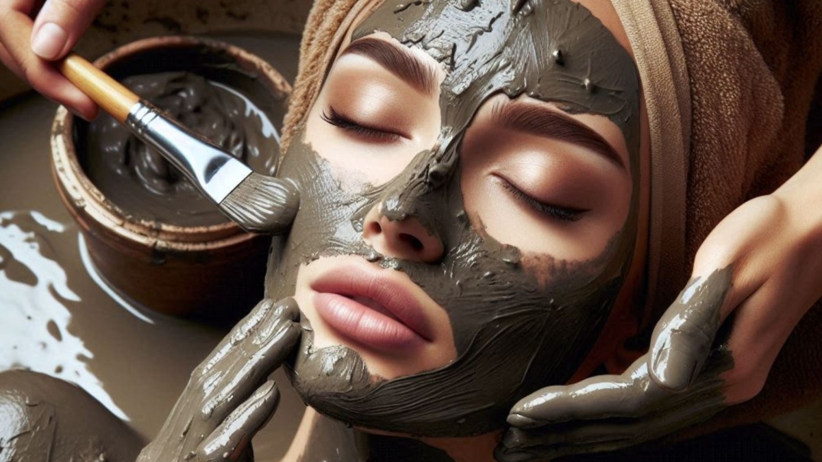 International Mud Day 2024: Are Mud Baths Good For Your Skin? Check Out ...