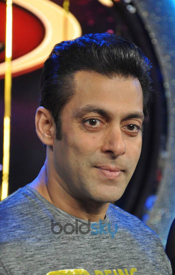 Jai Ho Film Promotion at Dance India Dance stage- Boldsky