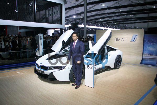Sachin Tendulkar unveiled BMW Car at Auto Expo 2014- Boldsky