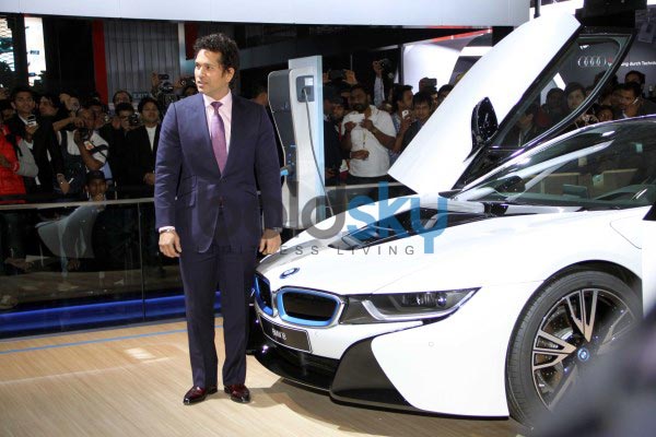 Sachin Tendulkar unveiled BMW Car at Auto Expo 2014- Boldsky