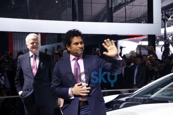 Sachin Tendulkar unveiled BMW Car at Auto Expo 2014- Boldsky