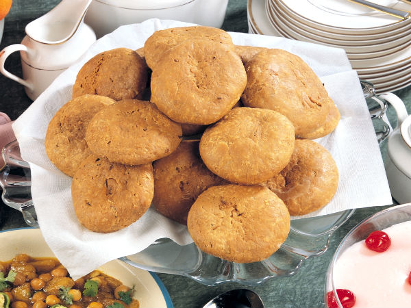 Must Try Snacks For Holi- Boldsky