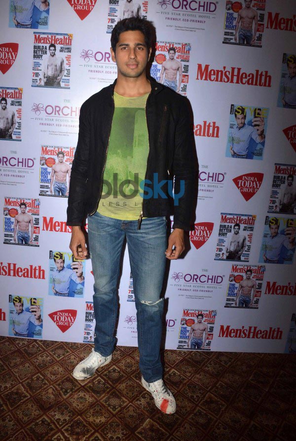 Sidharth Malhotra unveils Men Health magazine cover- Boldsky