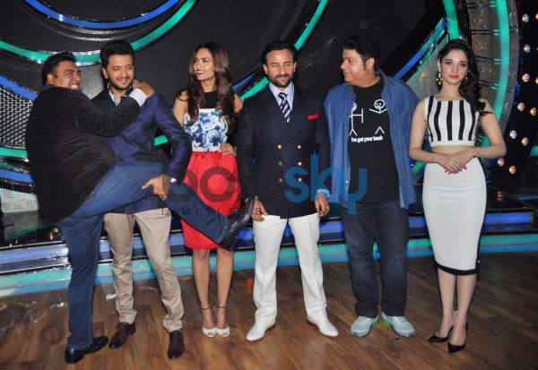 Humshakals cast at sets of DID Little Master- Boldsky