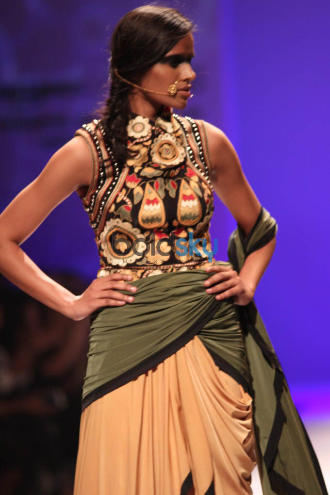 Amazon India Fashion Week 2015 MALINI RAMANI- Boldsky