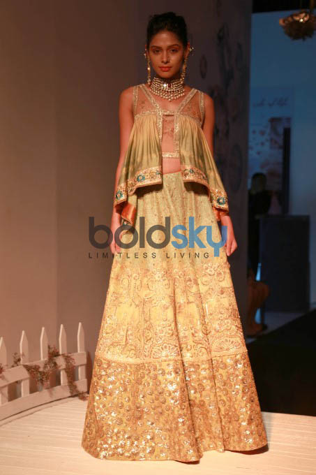 Designer Sulakshana Monga Show At IBFW 2015- Boldsky