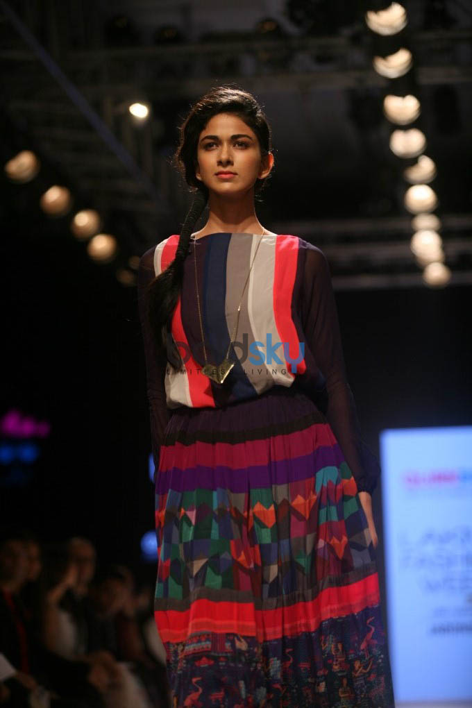 LFW 2015 Day 1 - HUEMN, ILK, QUIRK BOX- Boldsky