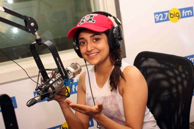 Monali Thakur At Big FM 27- Boldsky