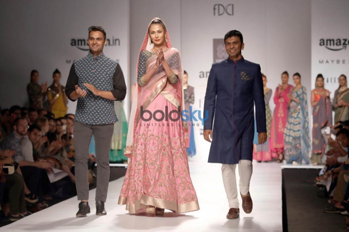 Designer Ashish, Viral And Vikrant Show At AIFW- Boldsky