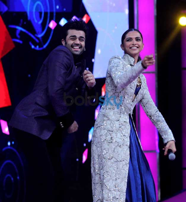 Bollywood Stars At Umang Mumbai Police Show 2016- Boldsky