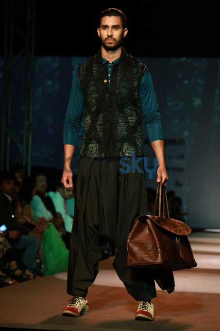 Designer Divyam Mehta Collection At AIFW 2016- Boldsky