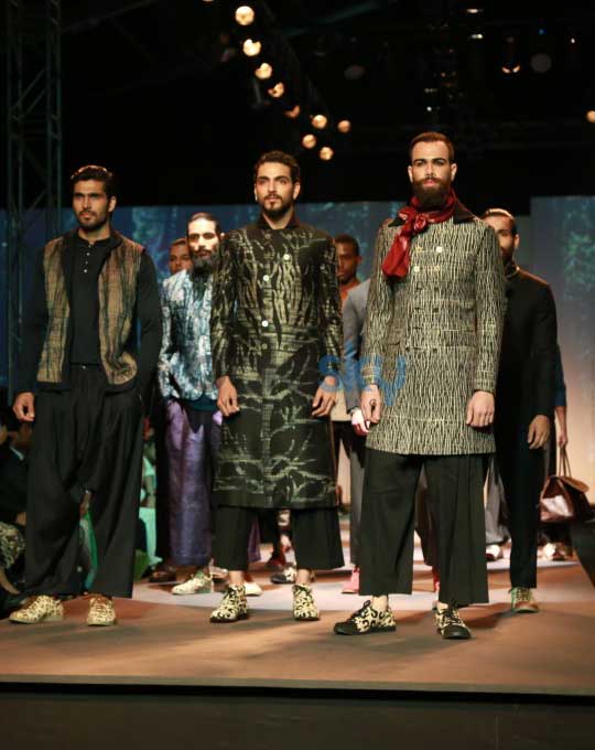 Designer Divyam Mehta Collection At AIFW 2016- Boldsky