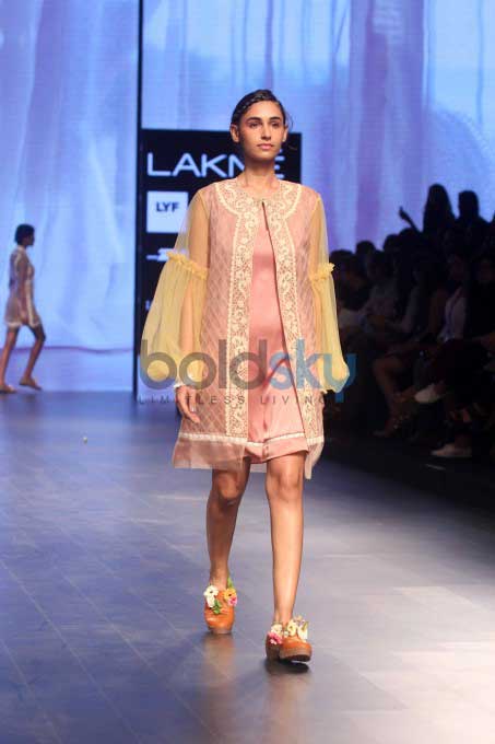 Designer Archana Rao Show At LFW Day 1- Boldsky