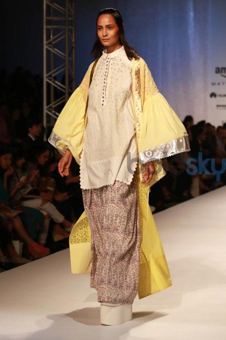 Designer Amit Aggarwal Collection At AIFW Spring Summer 2017- Boldsky