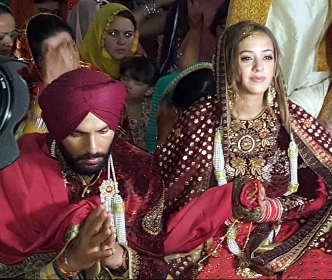 Yuvraj Singh Ties Knot With Hazel Keech At Era Of Baba Ram Singh ...