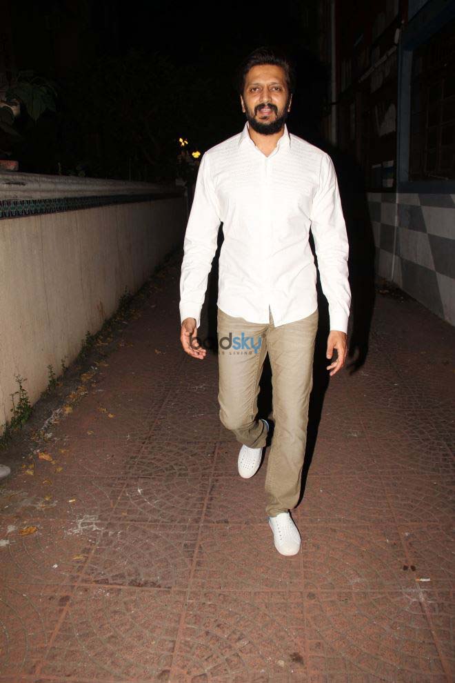 Riteish Deshmukh Spotted At Bandra- Boldsky