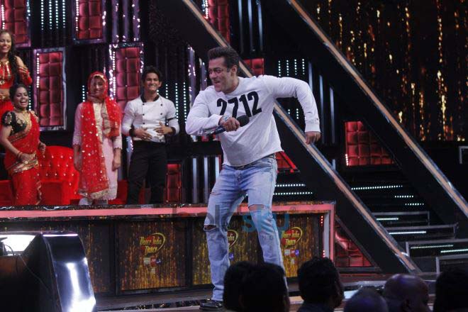 Salman Khan And Katrina Kaif On The Sets of 'Dance India Dance'- Boldsky