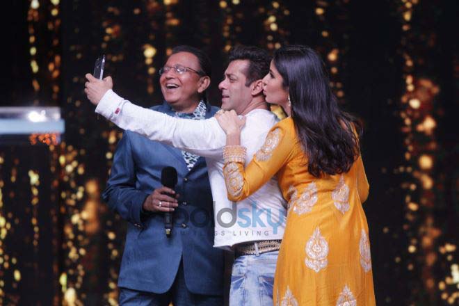 Salman Khan And Katrina Kaif On The Sets of 'Dance India Dance'- Boldsky
