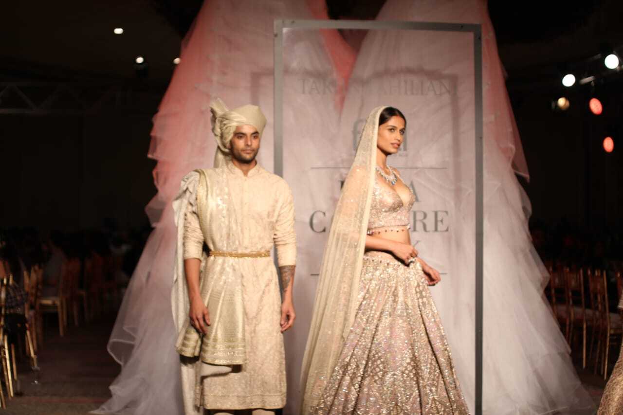 Tarun Tahiliani collection at FDCI India Couture Week 2022- Boldsky